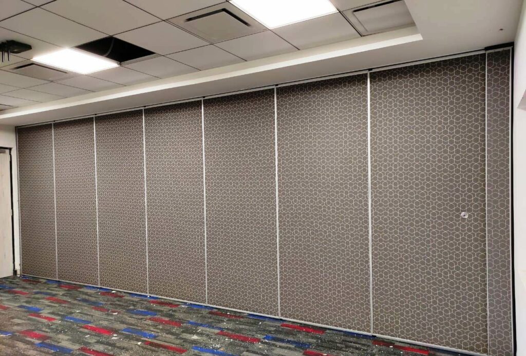 100 Series Semi-automatic Movable Walls - Modern Partitions