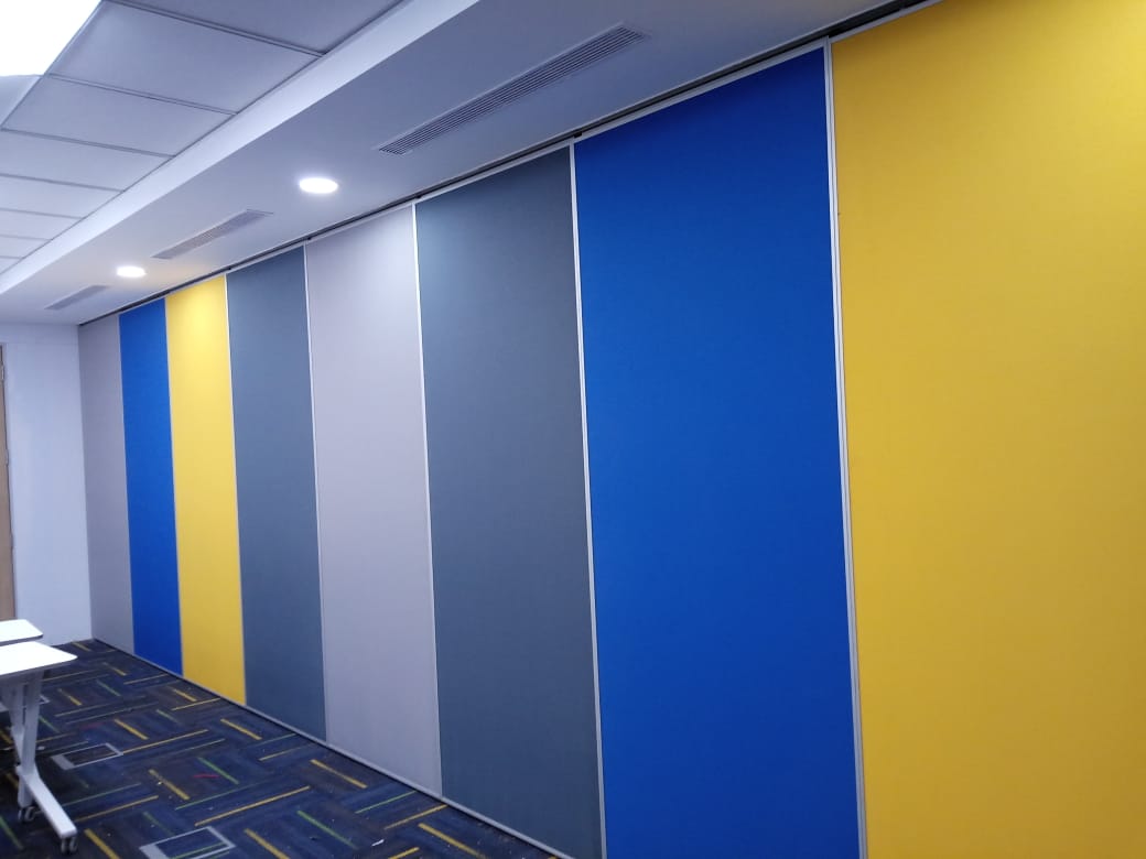 100 Series Semi-automatic Movable Walls - Modern Partitions