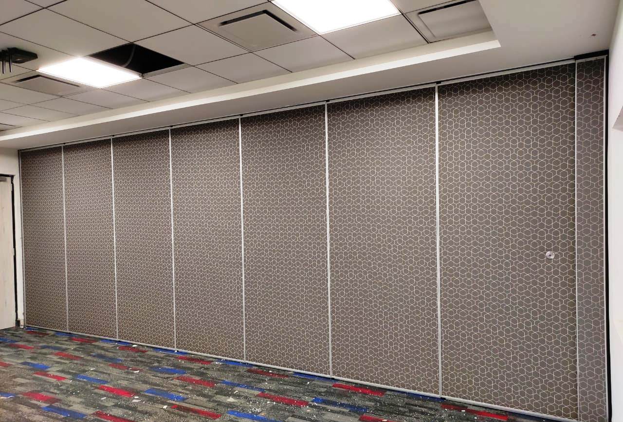 100 Series Semi-automatic Movable Walls - Modern Partitions